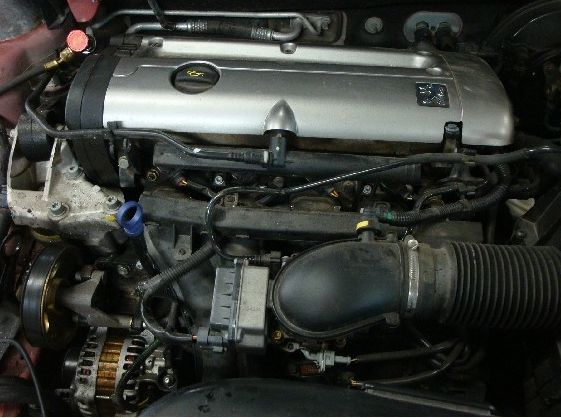 Двигатель Peugeot RFN (EW10J4) : фотография №3